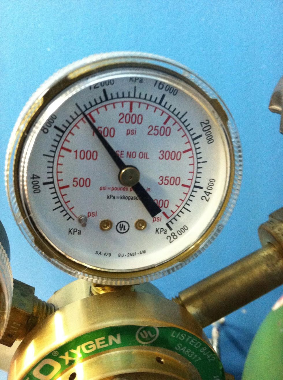 How to change oxygen tanks - B+C Guides