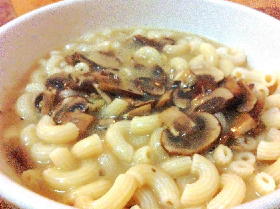How to cook creamy macaroni with mushrooms - B+C Guides