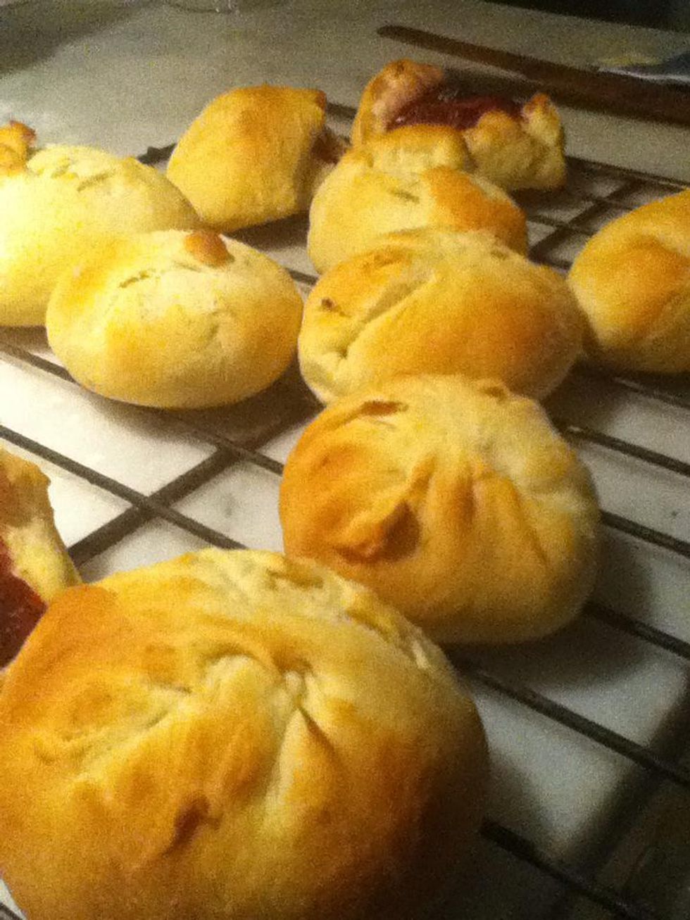 How to make jam filled buns (fastelavnsboller) - B+C Guides