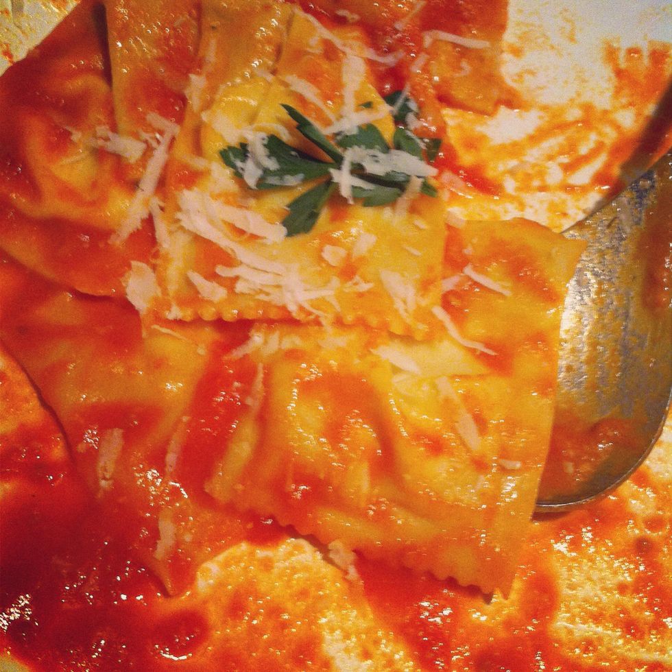 How to make ravioli con salsa rosa - B+C Guides