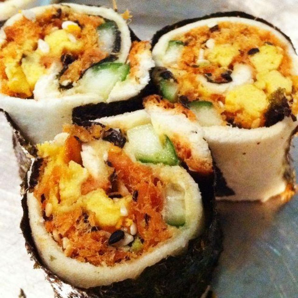 How to do a bread sushi roll - B+C Guides