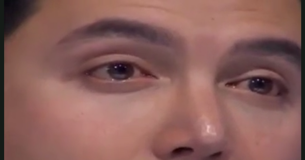 Man Sets Unofficial World Record For Not Blinking For 1 Hour 17
