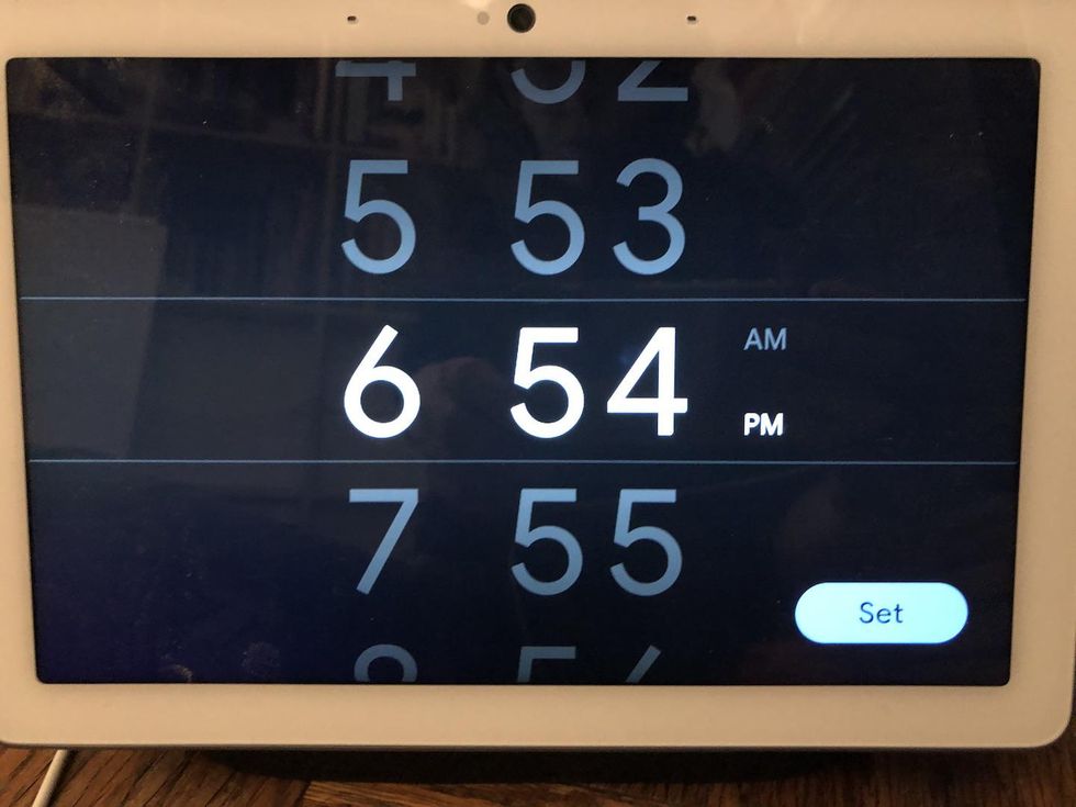 Google displays are getting Sticky Notes and Sunrise Alarms - Gearbrain