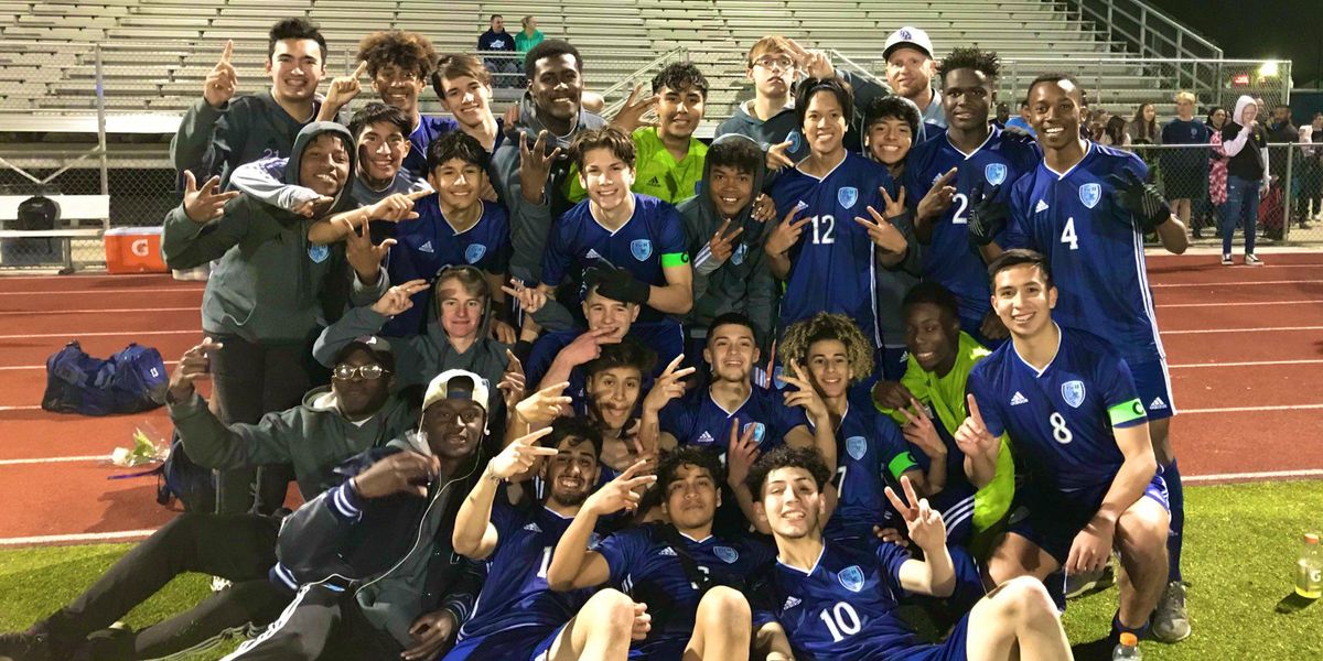 L.D. Bell Blue Raiders poised to win district - VYPE
