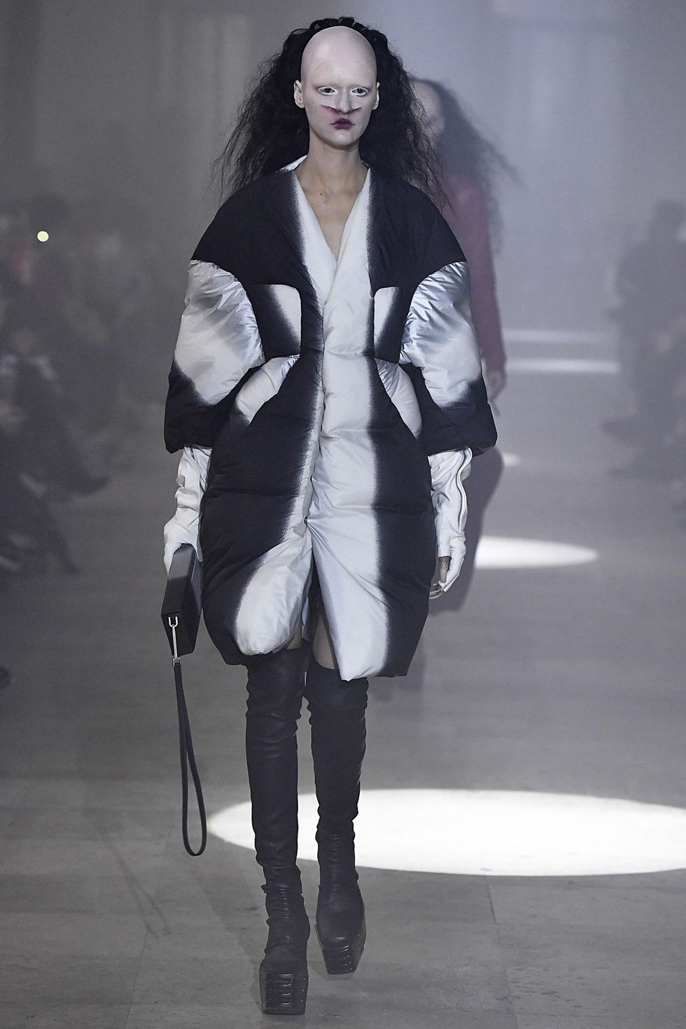 The Greatest Alien-Inspired Moments in Fashion History - PAPER Magazine