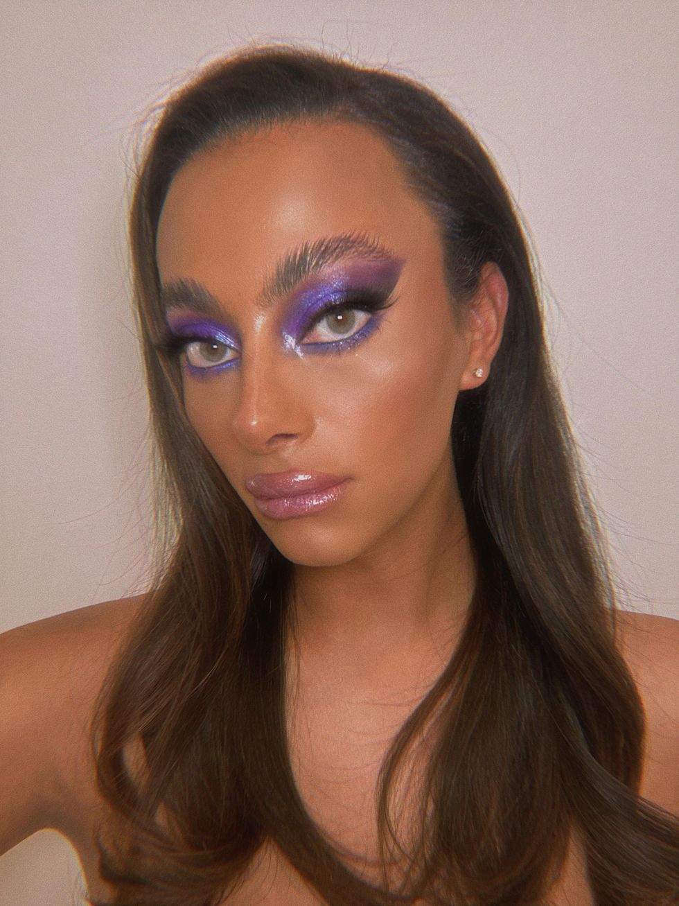 How-To: An Everyday Alien-Inspired Glam Look - PAPER Magazine