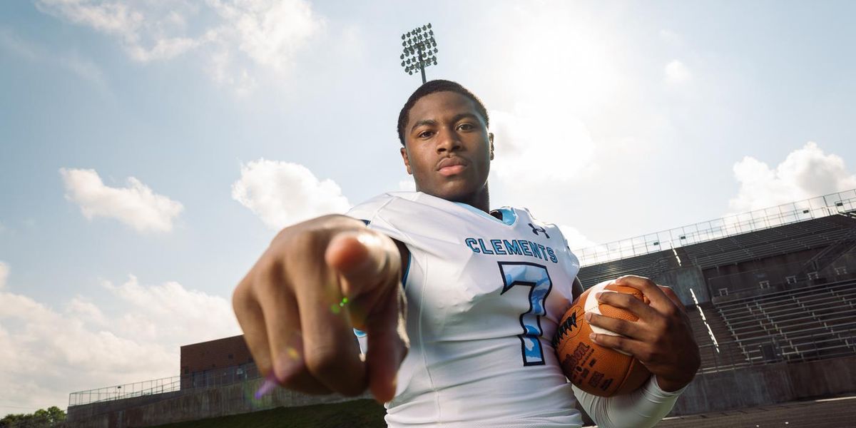 LATE BLOOMER: Clement's Smith a Fast Riser on the Field - VYPE