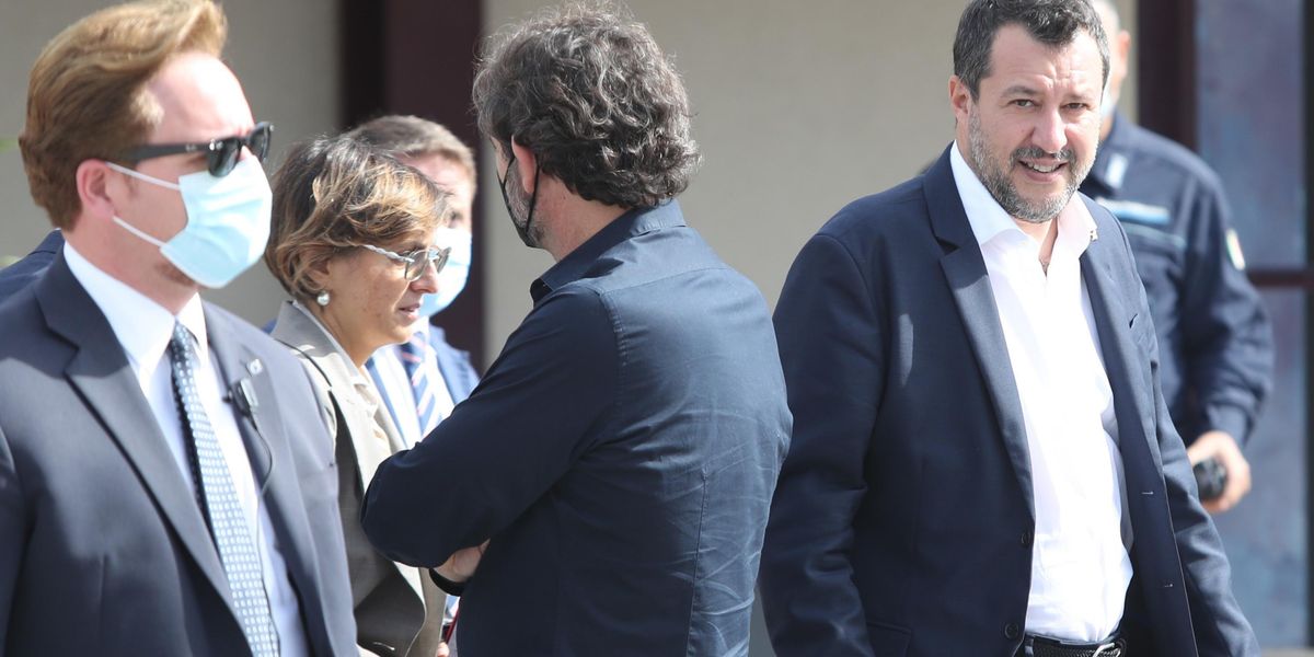 Ci mancava Richard Gere. Il processo Open Arms diventa subito uno show ...