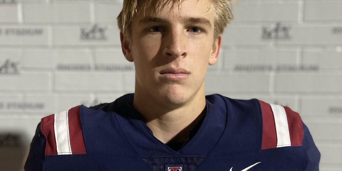 Young's 4 TDs ignite Tompkins past Travis, on to area round - VYPE