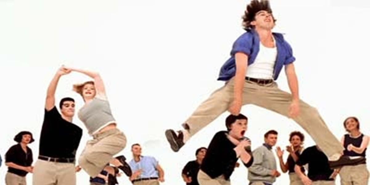 Gen X eplains the '90s swing craze - Upworthy