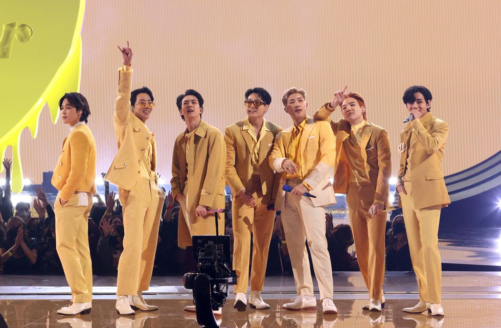 Bts Wins Artist Of The Year At The 2021 Amas Laptrinhx News