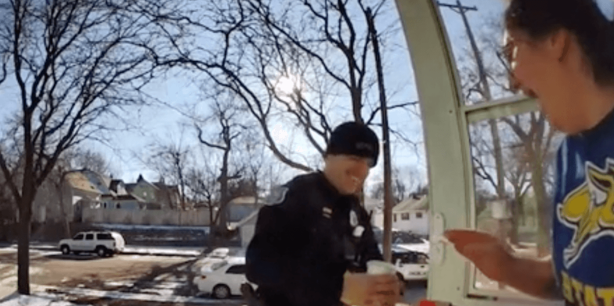 Hilarious video of 'hot cop' delivering food to woman after arresting ...