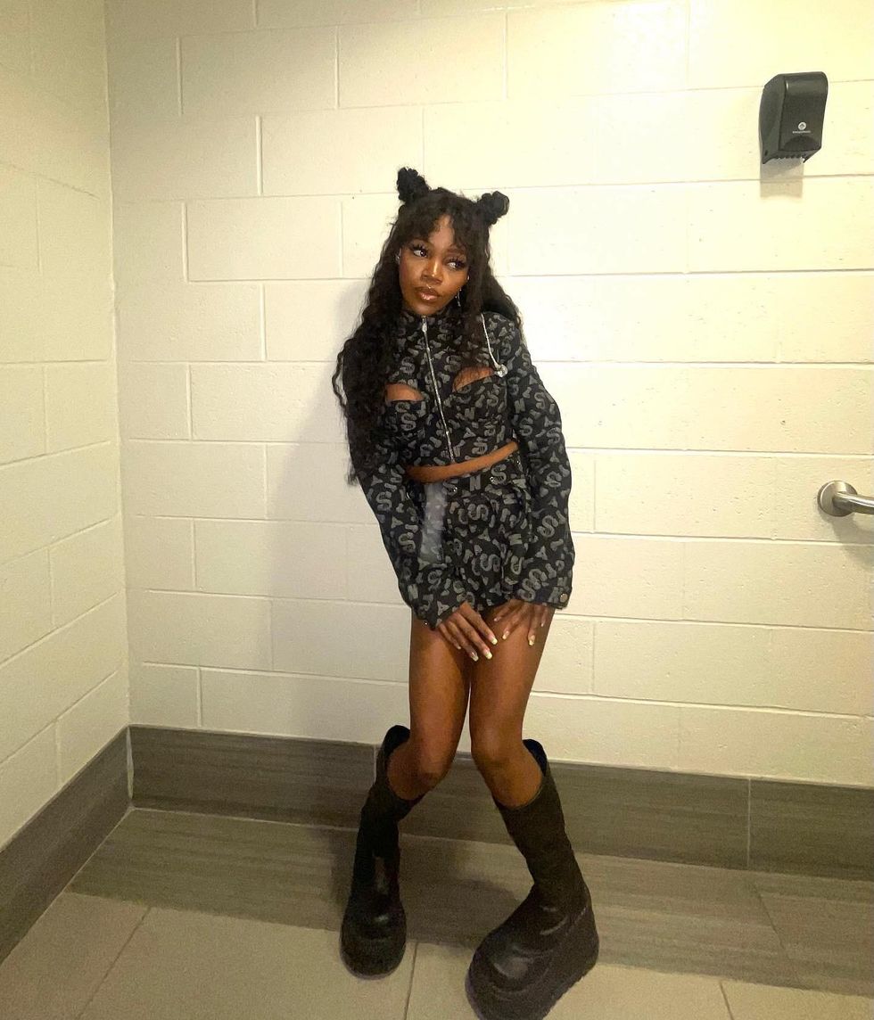 Billie Eilish Tour: Opener Tkay Maidza's iPhone Diary - PAPER Magazine Billie Eilish Tour: Opener Tkay Maidza's iPhone Diary - PAPER Magazine