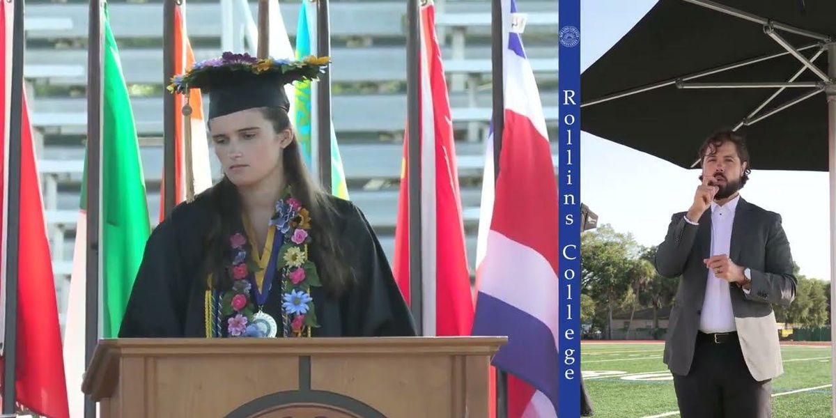 Non-verbal autistic student delivers stirring college graduation ...