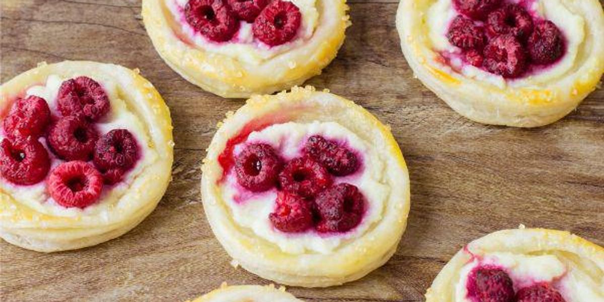 Mini Raspberry Tarts Elegant Dessert Recipe - My Recipe Magic