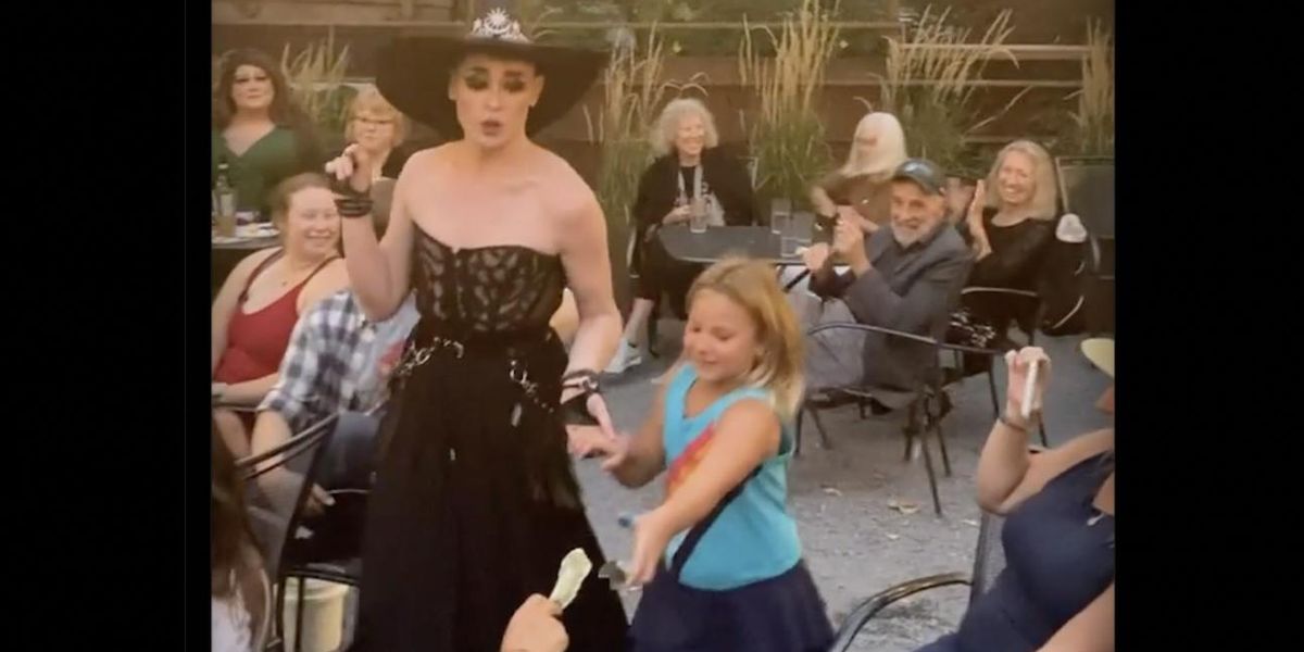 Little girl dances at all-ages drag show in Utah, collects cash from ...