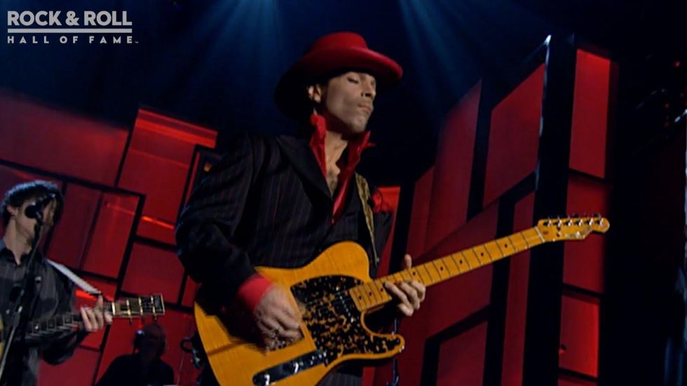 Prince performs 'Cream' with just an acoustic guitar - Upworthy