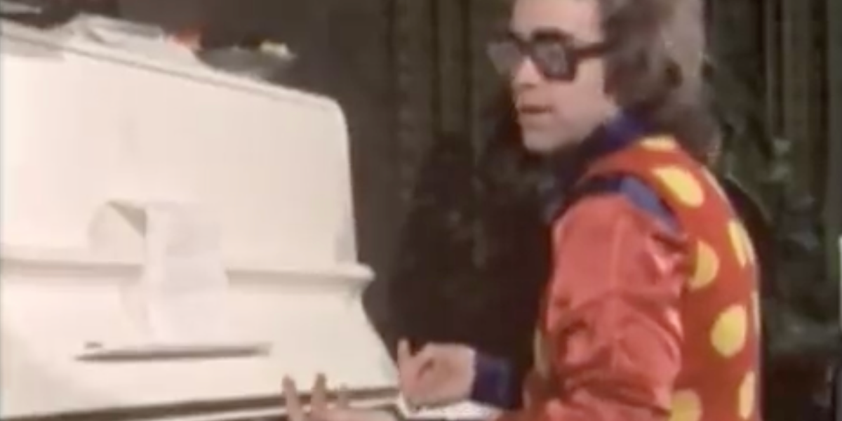 Elton John plays 'Tiny Dancer' for the first time in viral clip - Upworthy