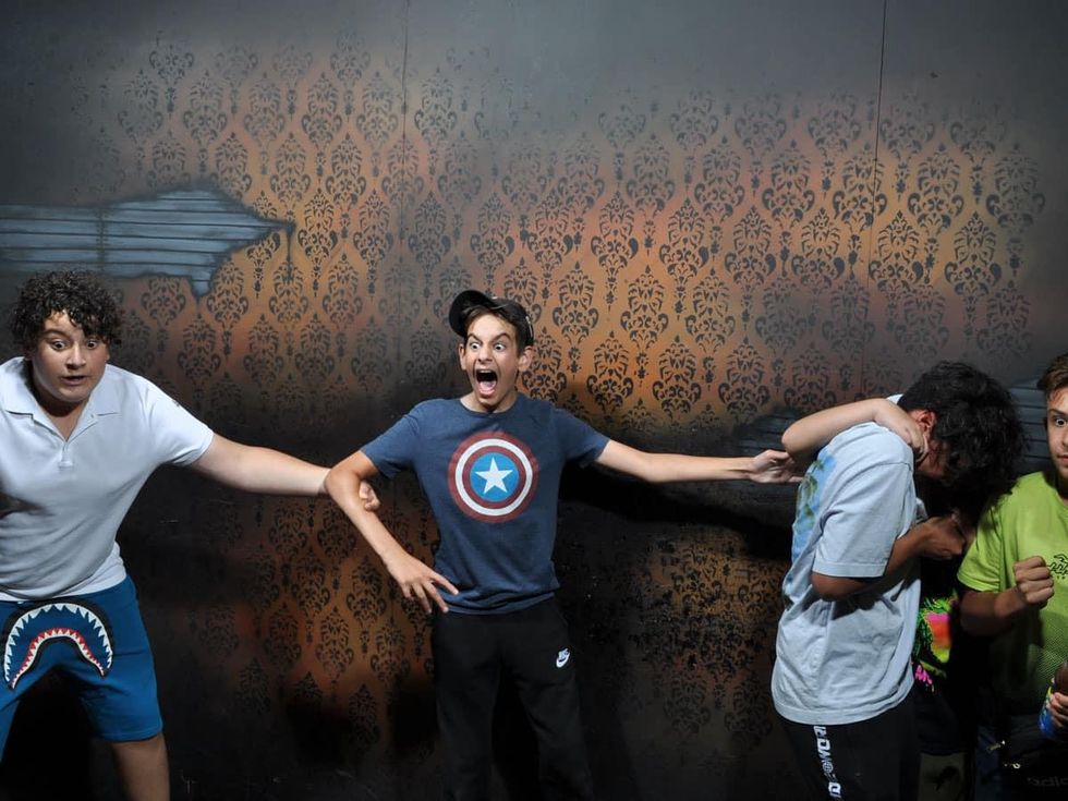 Haunted house's hidden camera makes terror look hilarious - Upworthy