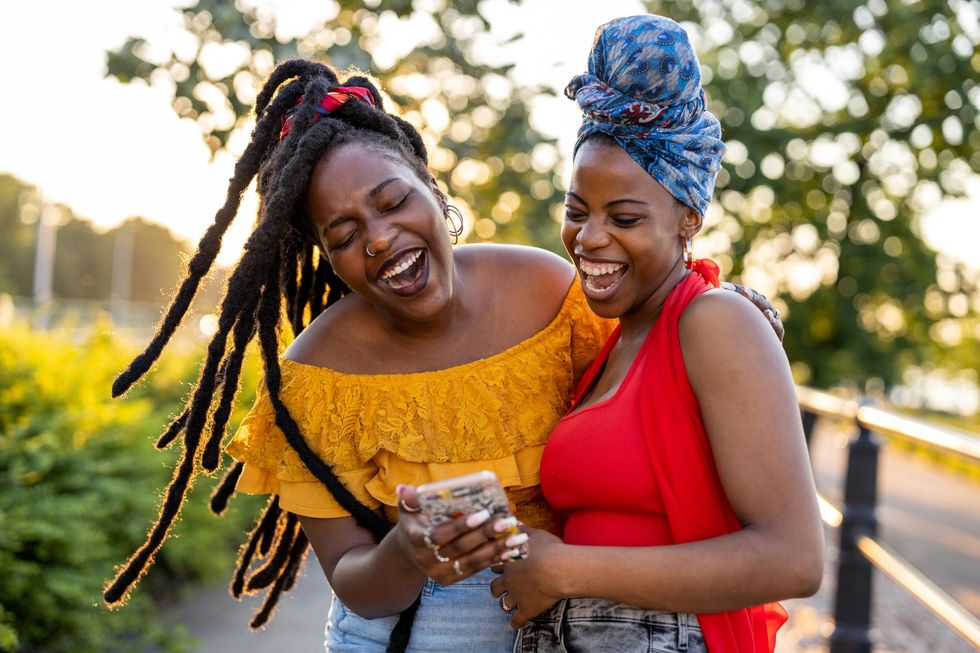 What Does Sister Signs Mean In Astrology? - xoNecole