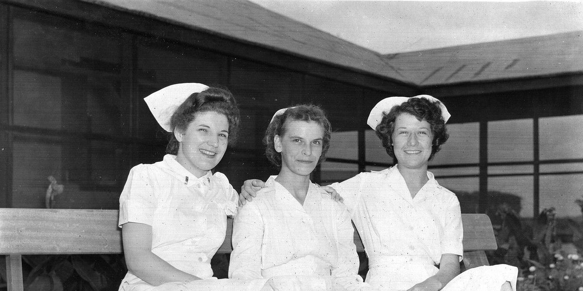 These staggering graphics put the WWII death toll in perspective ...