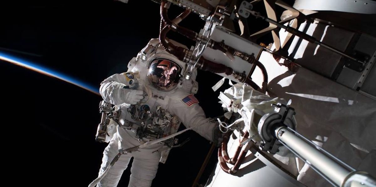 Aerospace company tapped for mission for new spacewalk, moonwalk system ...