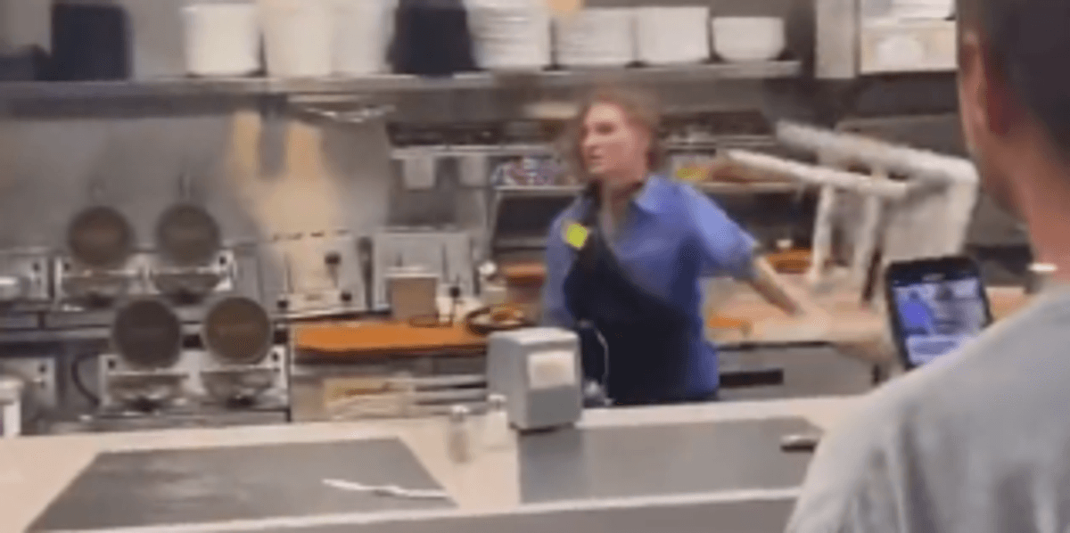 Viral video shows Waffle House employee defend herself from brawl ...