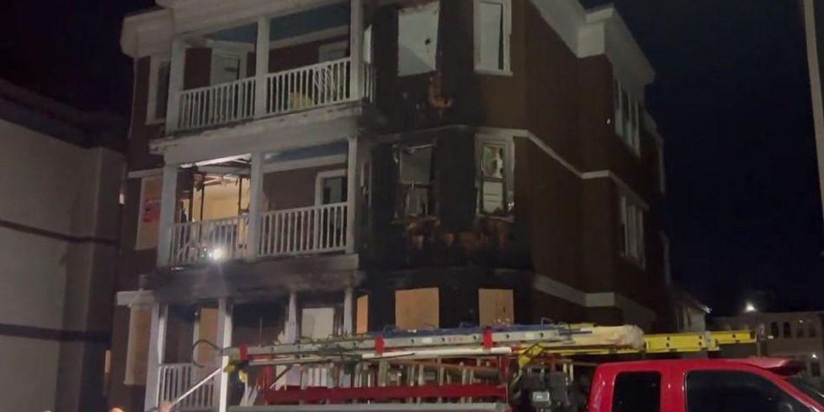 Woman accused of setting her apartment building on fire allegedly ...