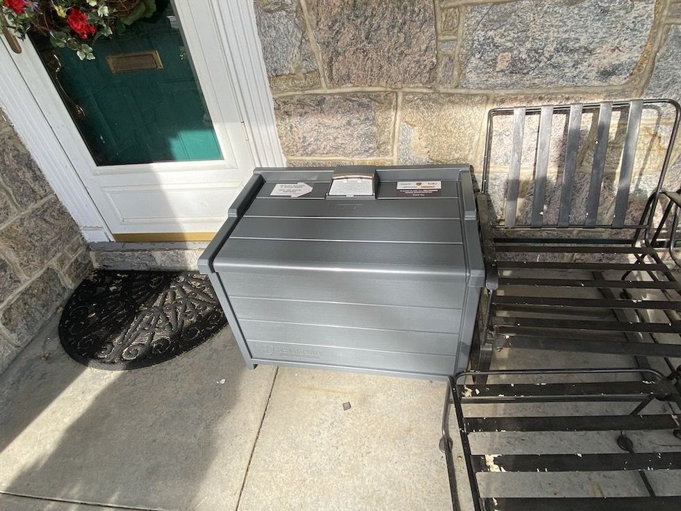 BenchSentry By Genie Secure Package Delivery Box Review - Gearbrain