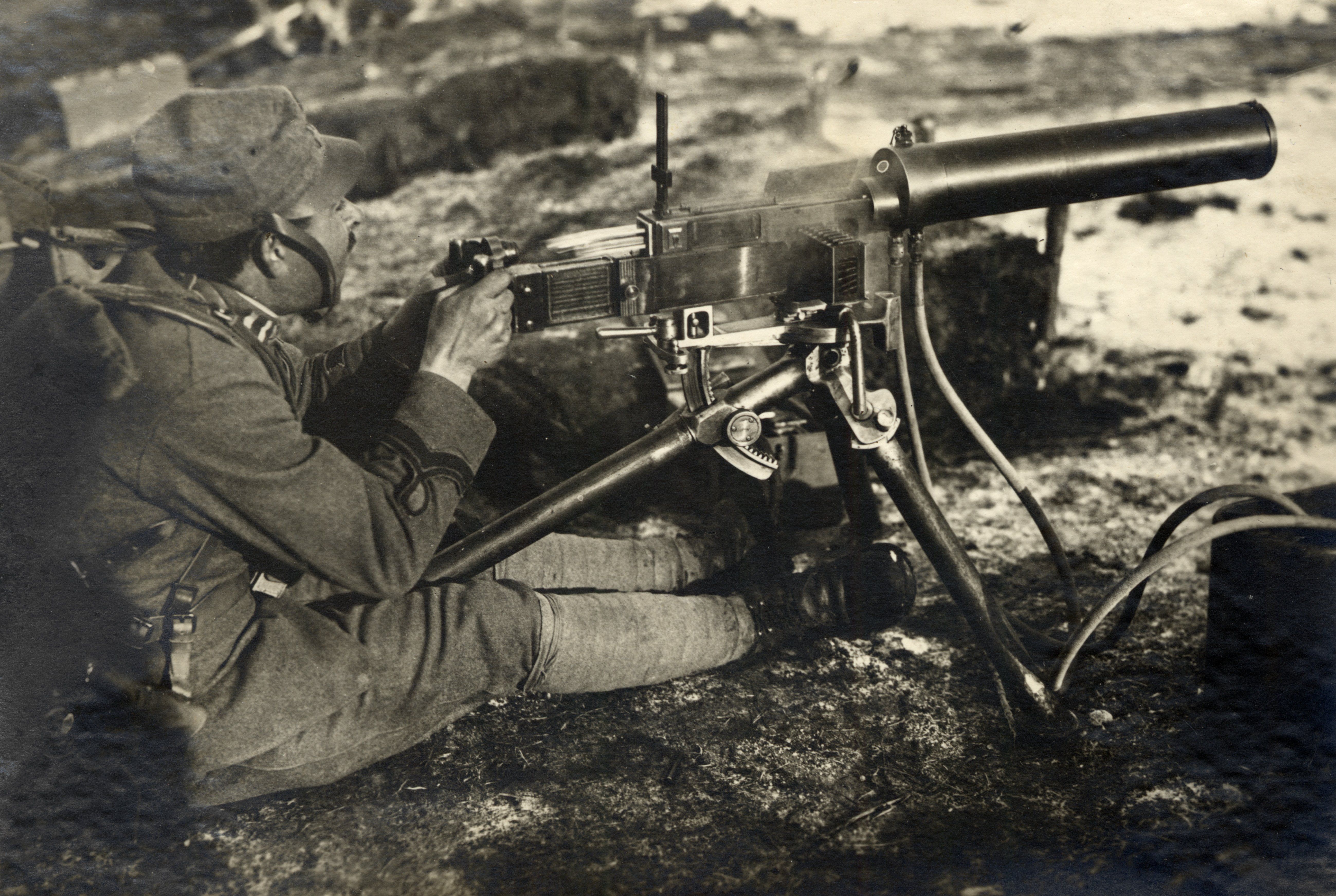 La nascita della mitragliatrice e i modelli italiani che fecero la ...