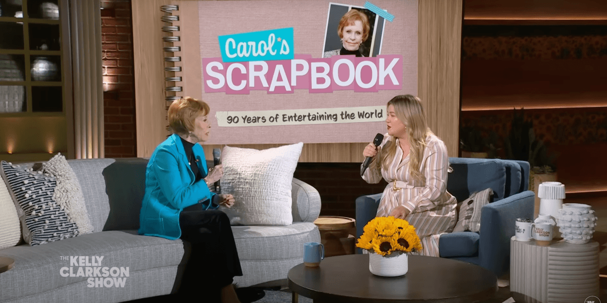 Kelly Clarkson performs 'So Long' with Carol Burnett - Upworthy