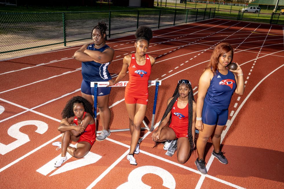RUNNERS TAKE YOUR MARK: Aldine Davis loaded with young, individual ...