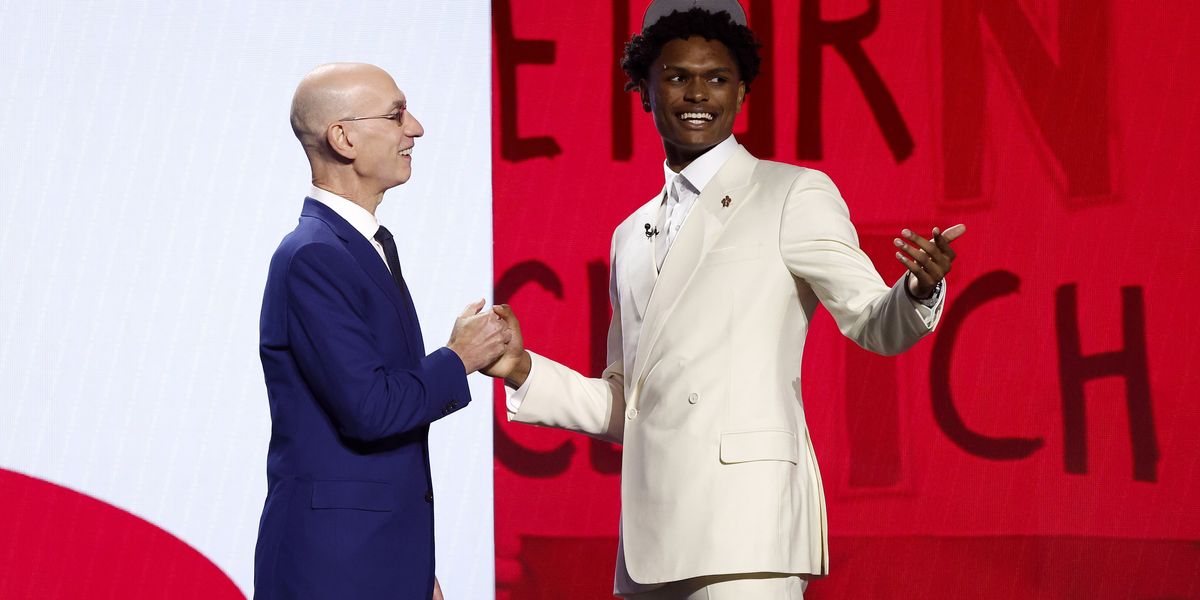 3 reasons why Rockets Amen Thompson has insane basketball IQ - SportsMap