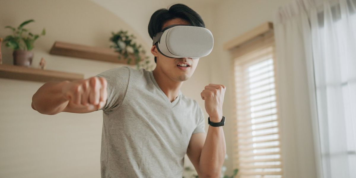 How to Pick Fitness Trackers, Smartwatches, and VR Headsets - Gearbrain