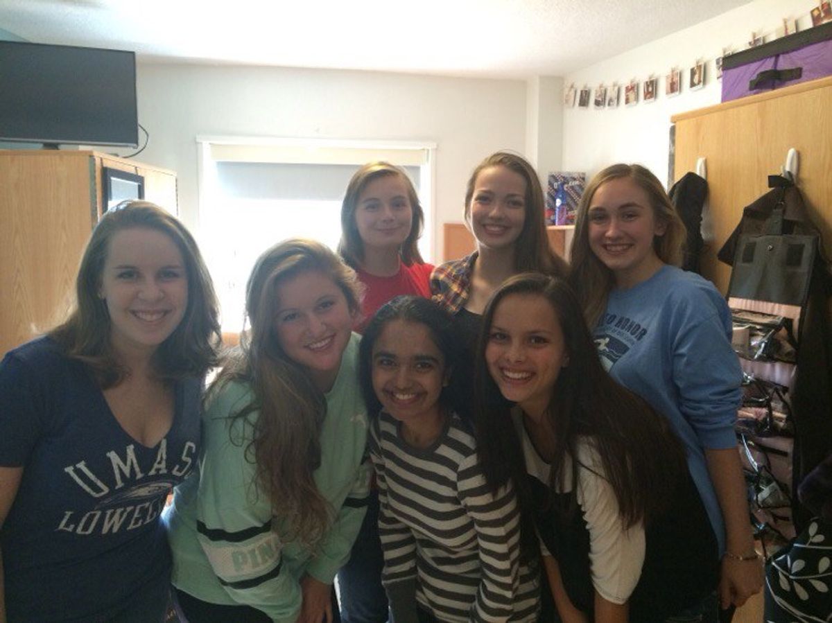 15 Things That Only Happen With Your College Best Friends