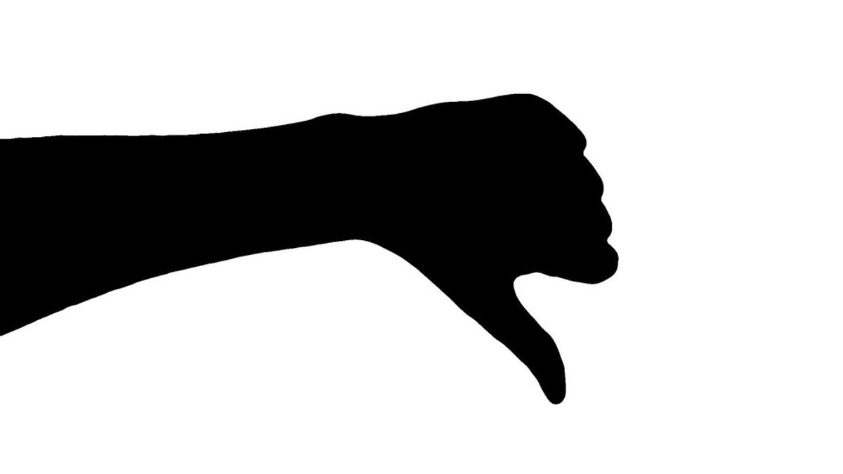 10 Struggles All Left-Handed People Experience