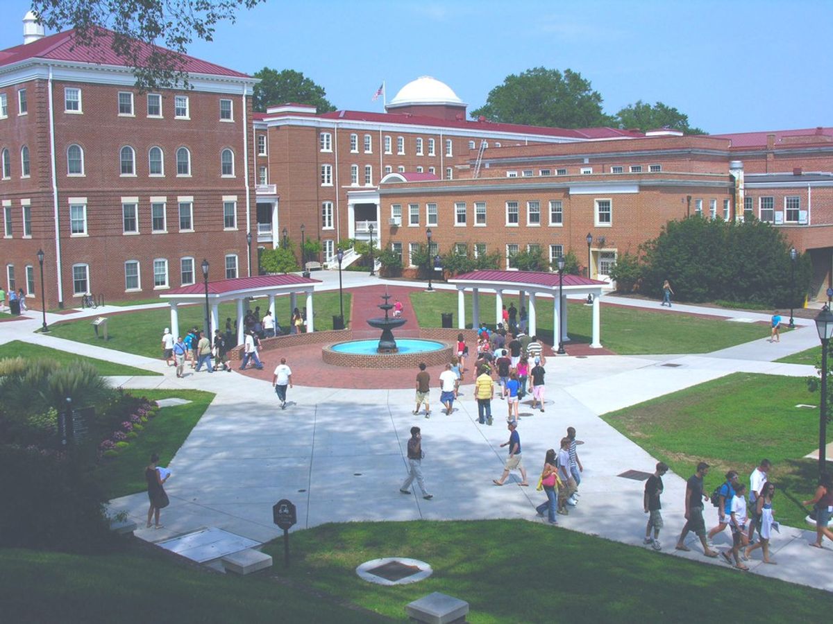 10 Things High School Seniors Should Know About College 10-things-high-school-seniors-should-know-about-college