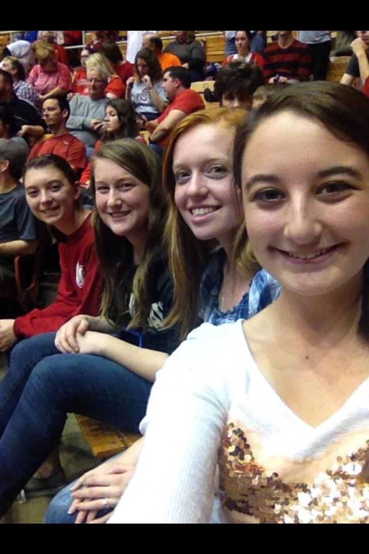 8 Texts You Get From Your High School Friends 8-texts-you-get-from-your-high-school-friends