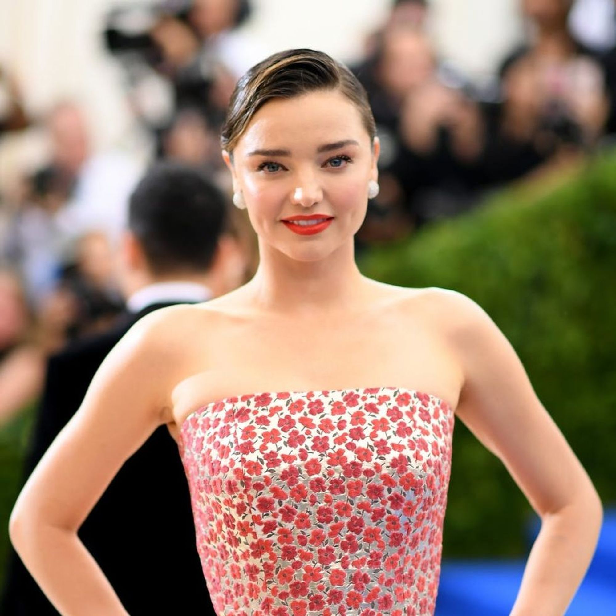 Miranda Kerr Put Leeches on Her Face Because Beauty Is Pain - Brit + Co