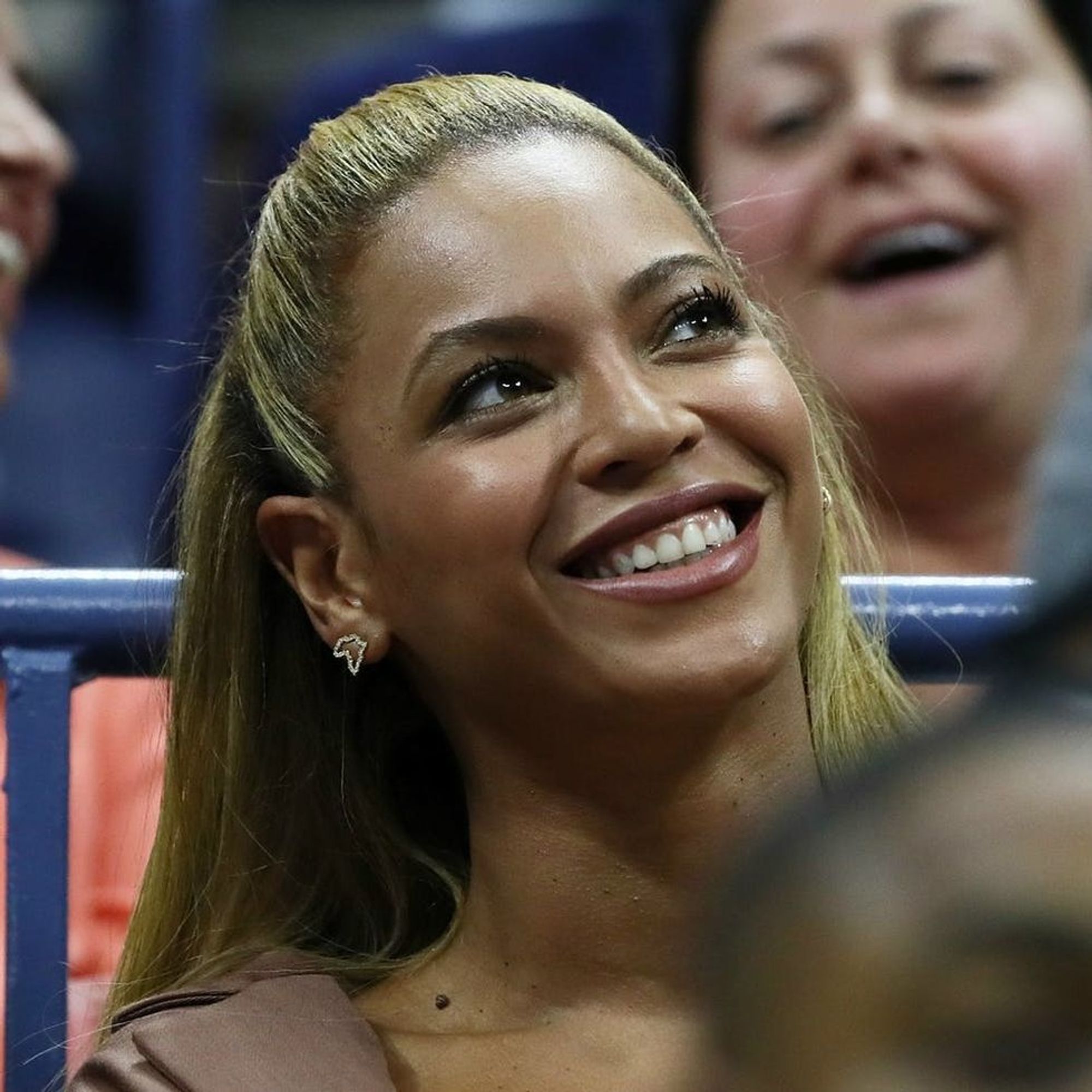 See How Beyoncé Helped One Of Her Backup Dancers Propose Brit Co