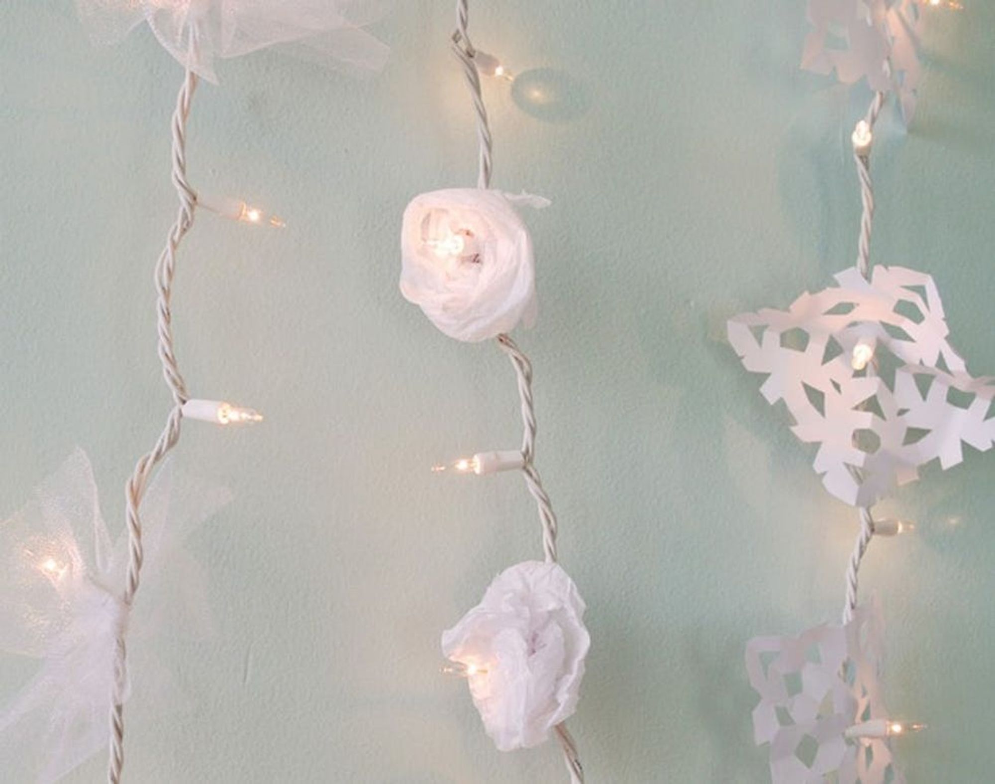 3 Simple Ways to Make Snow-Inspired Party Lights - Brit + Co