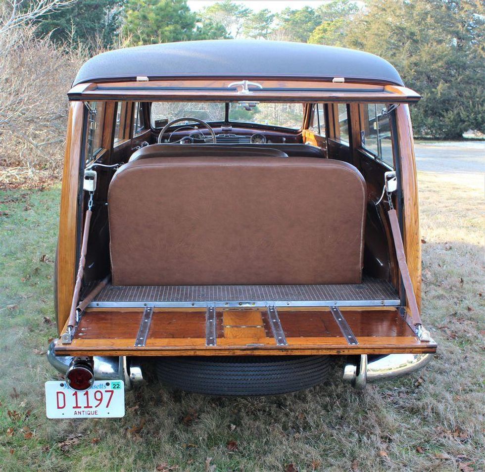 Resort transport? Surfer van? This 1947 Chevrolet Fleetmaster woodie is ...
