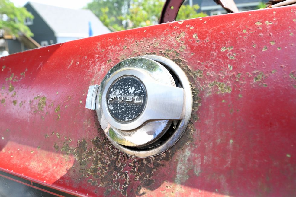 383 Six Pack? This Barn-Find 1970 Dodge Challenger R/T Has One! - Hemmings
