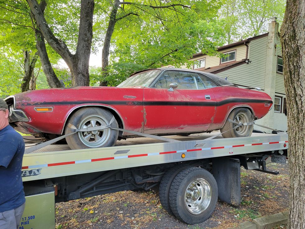 383 Six Pack? This Barn-Find 1970 Dodge Challenger R/T Has One! | Hemmings