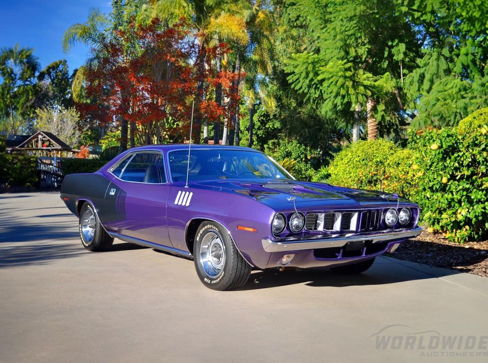 This Plum Crazy Purple 1971 Plymouth 'Cuda 440-6 is a Rare Numbers ...