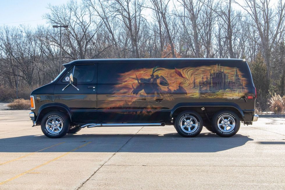 Find of the Day: This Fire-Breathing Custom 1980 Dodge Van is a VIP ...