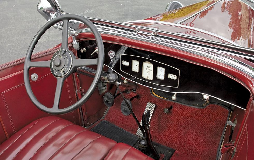 Pierce-Arrow's Model 133 Sports Tourer combined elegance with ...