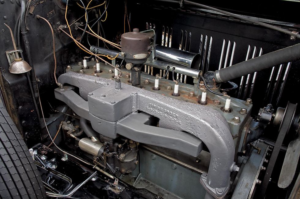 Pierce-Arrow's Model 133 Sports Tourer combined elegance with ...