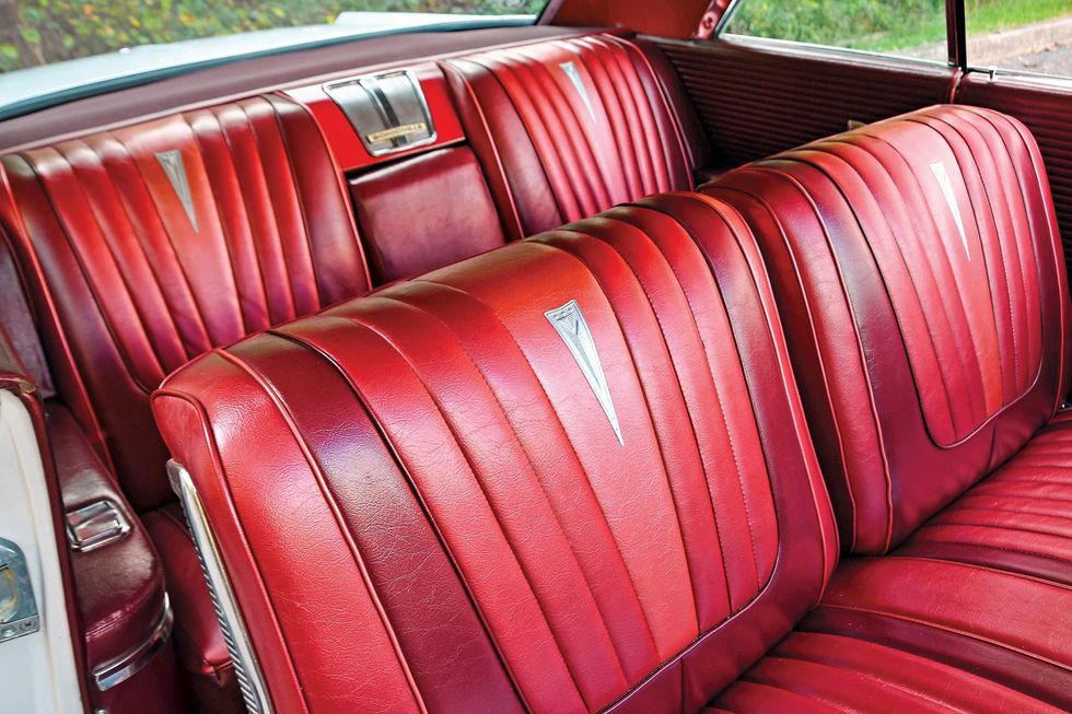What’s It Like to Drive a Full-Size 1962 Pontiac Bonneville…In Italy ...