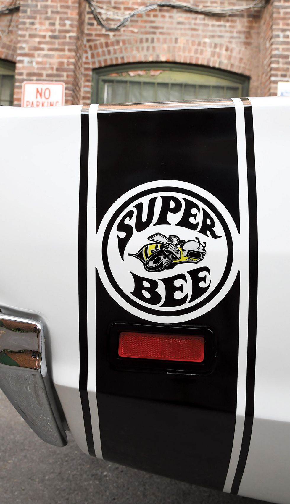 With help from his crew, Bronx Mopar fan builds his ultimate EFI big ...